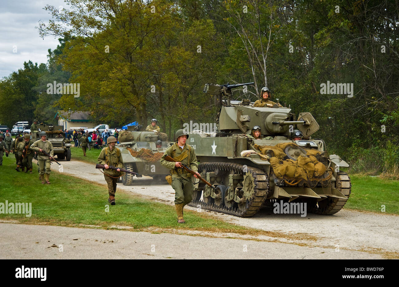 USA army world war two tank canon pushka acting theater performance ...