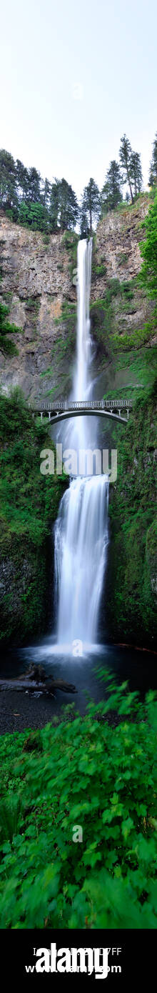 Multnomah Falls waterfall Benson Footbridge bridge Columbia River Gorge ...