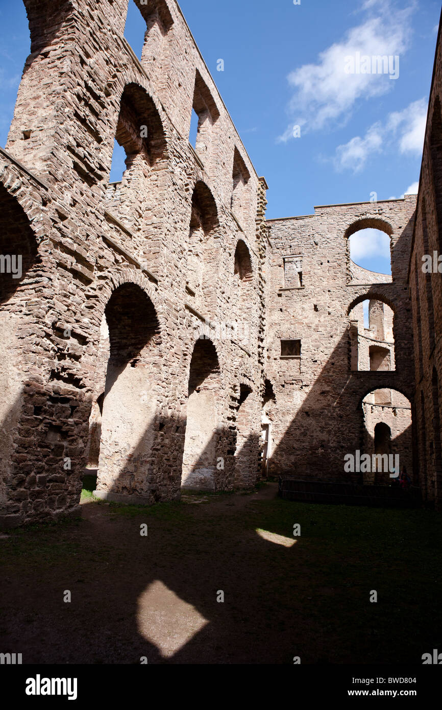 Open ruin hi-res stock photography and images - Alamy