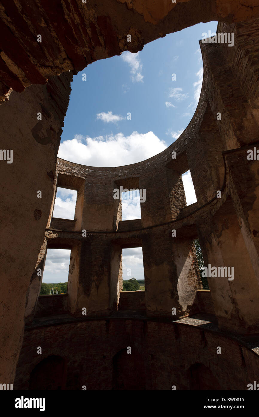 Open ruin hi-res stock photography and images - Alamy