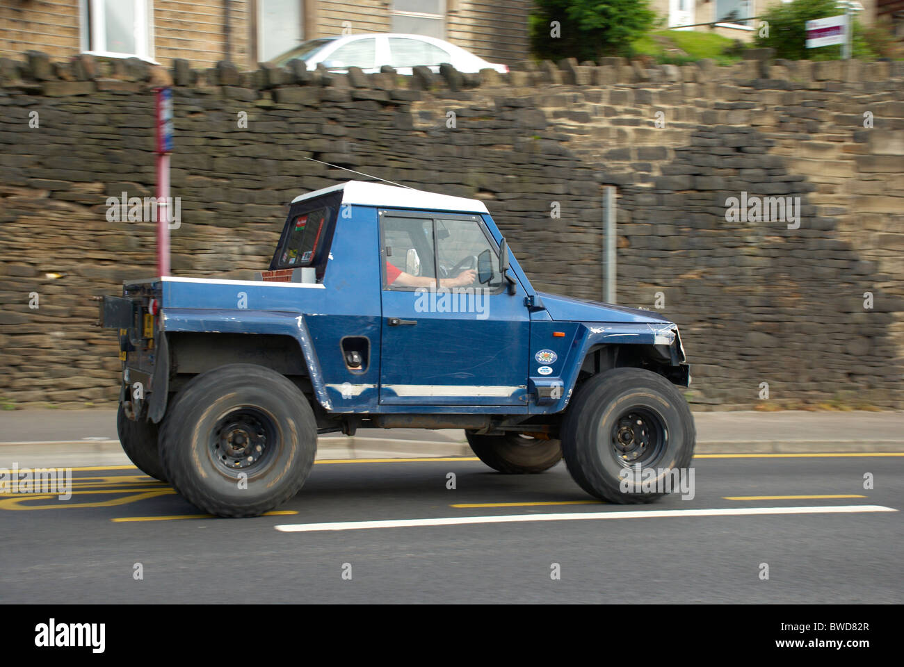 4x4 off roader with big wheels hi-res stock photography and images - Alamy