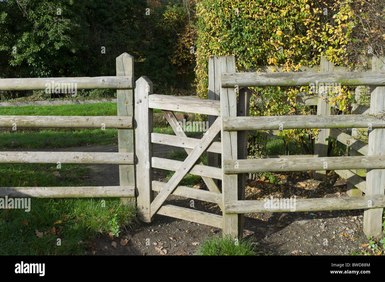 A gate on a footpath Stock Photo - Alamy