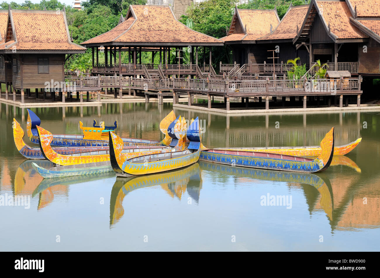 Traditional khmer boat hi-res stock photography and images - Alamy