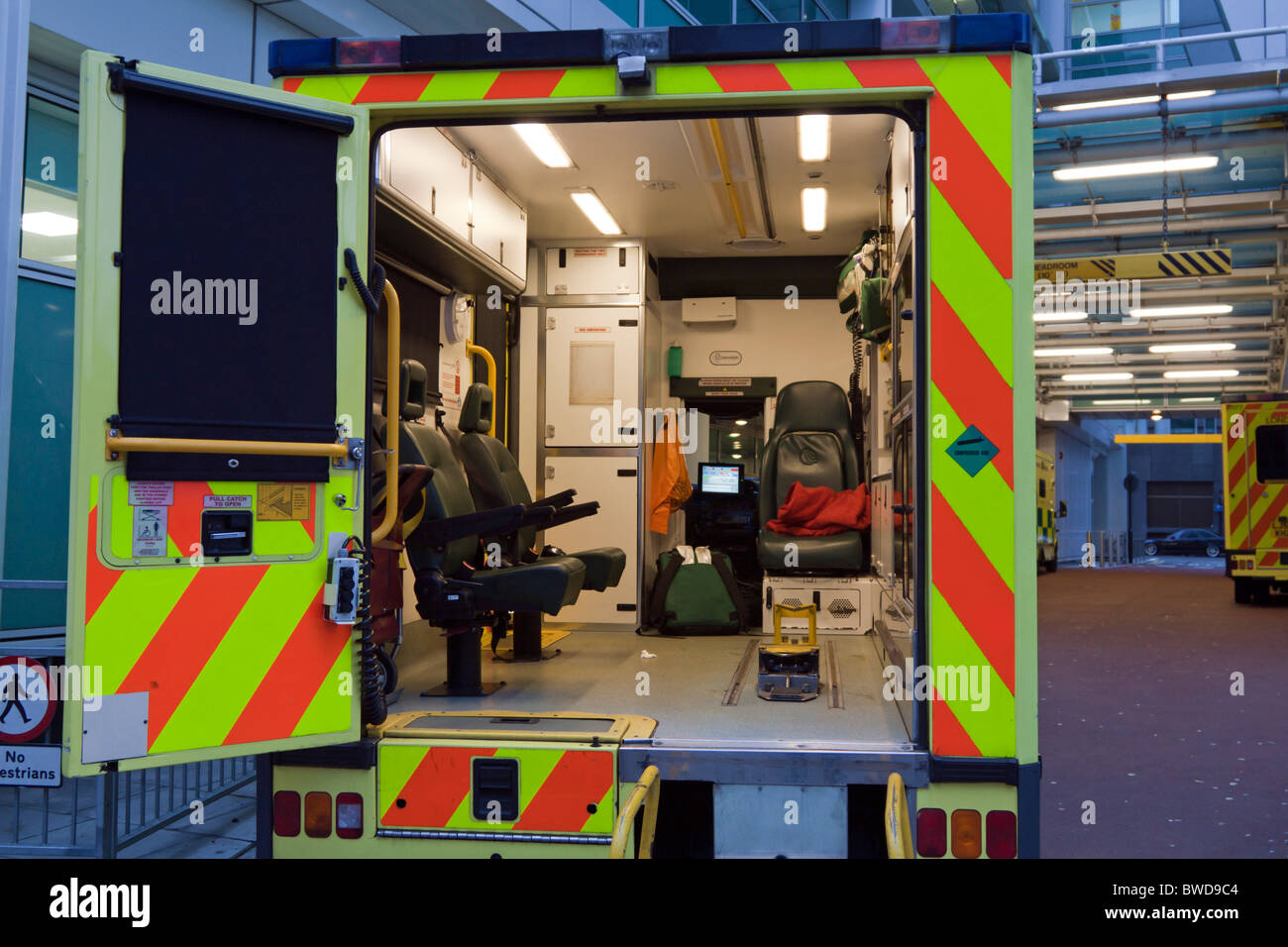 Ambulance interior uk hi-res stock photography and images - Alamy