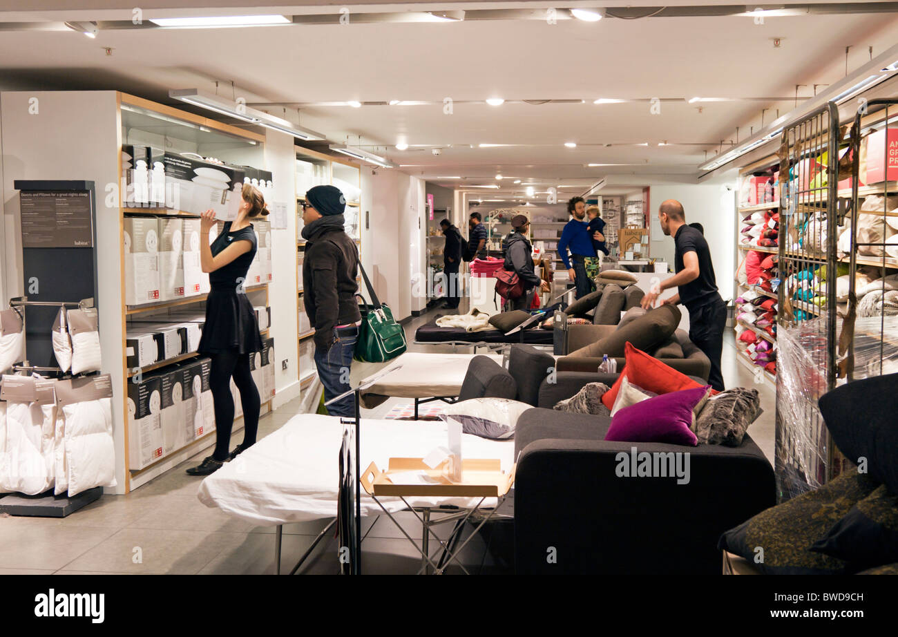 Habitat store hi-res stock photography and images - Alamy