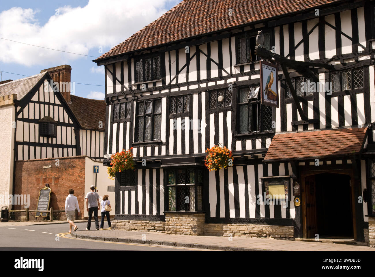 Falcon inn hi-res stock photography and images - Alamy