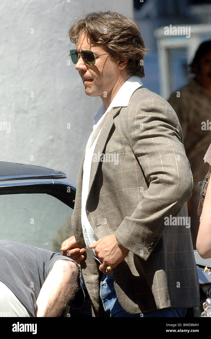 Russell Crowe on the set of 'AMERICAN GANGSTER' Stock Photo - Alamy