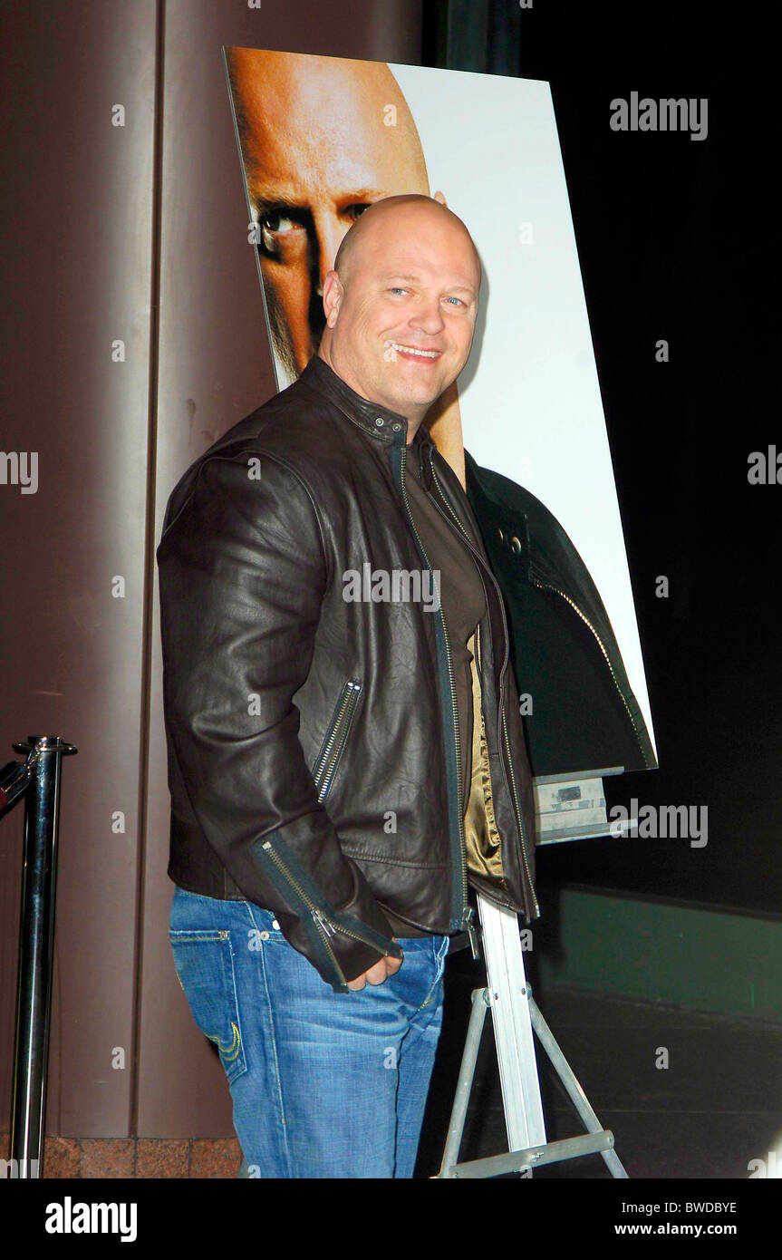 THE SHIELD Season 5 Premiere on FX Networks Stock Photo - Alamy