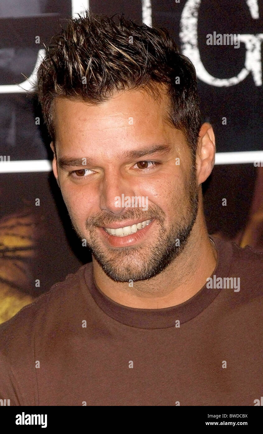 Ricky Martin: MTV Unplugged New Album Signing Stock Photo - Alamy