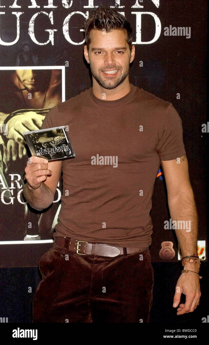 Ricky Martin: MTV Unplugged New Album Signing Stock Photo - Alamy