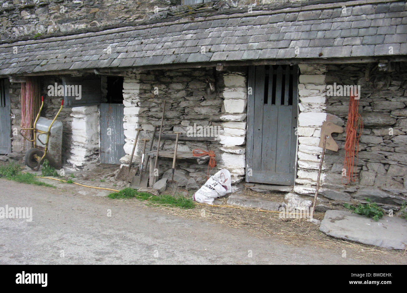 Old stables hi-res stock photography and images - Alamy