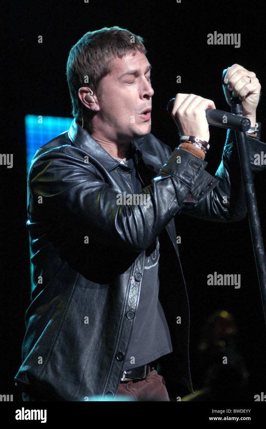 Jewel & Rob Thomas Concert Stock Photo - Alamy
