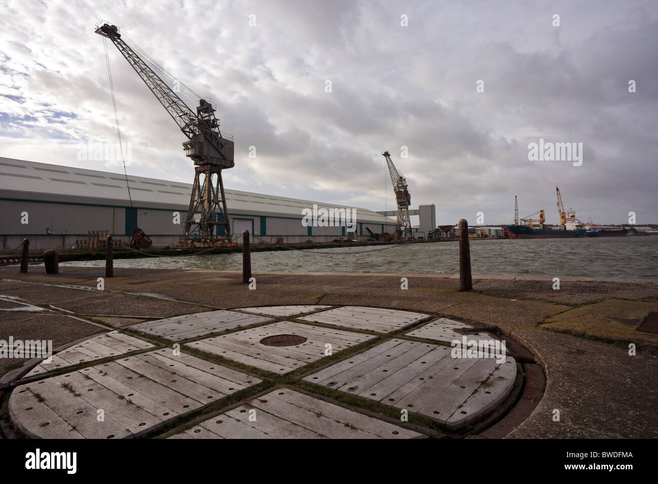 Mersey docks hi-res stock photography and images - Alamy