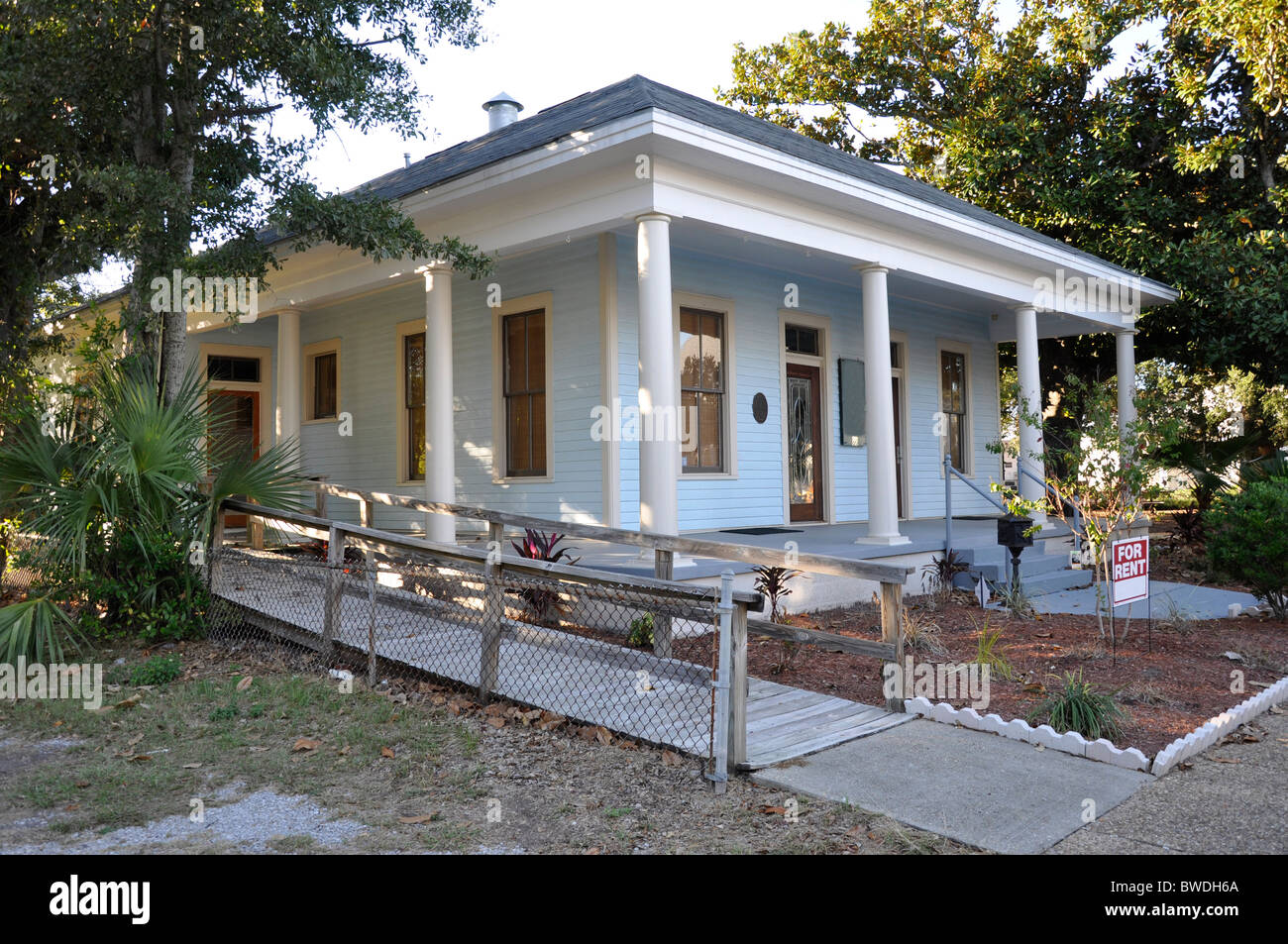 Single story hi-res stock photography and images - Alamy