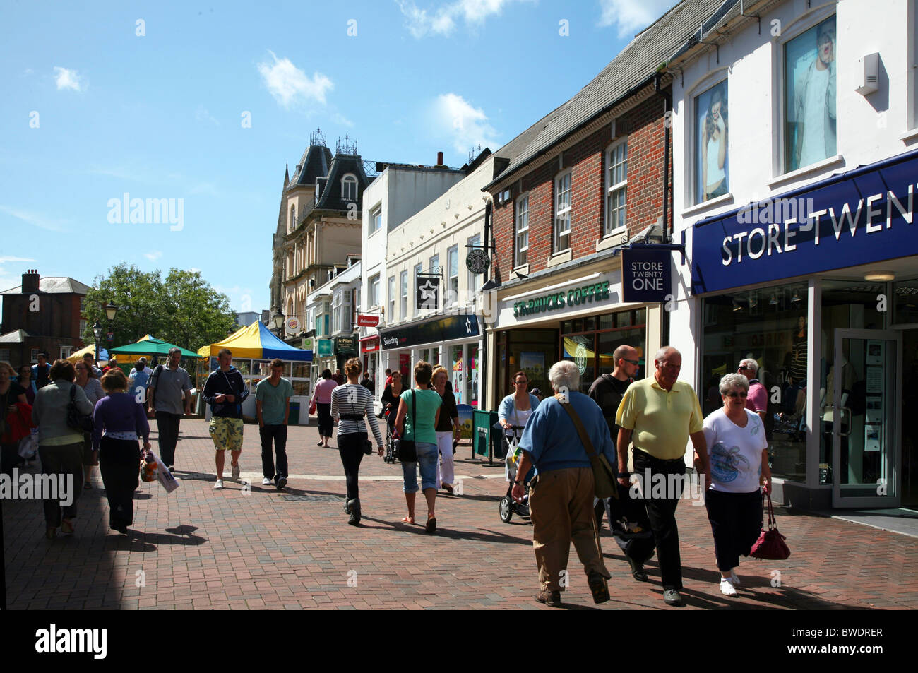 Poole high street hi-res stock photography and images - Alamy