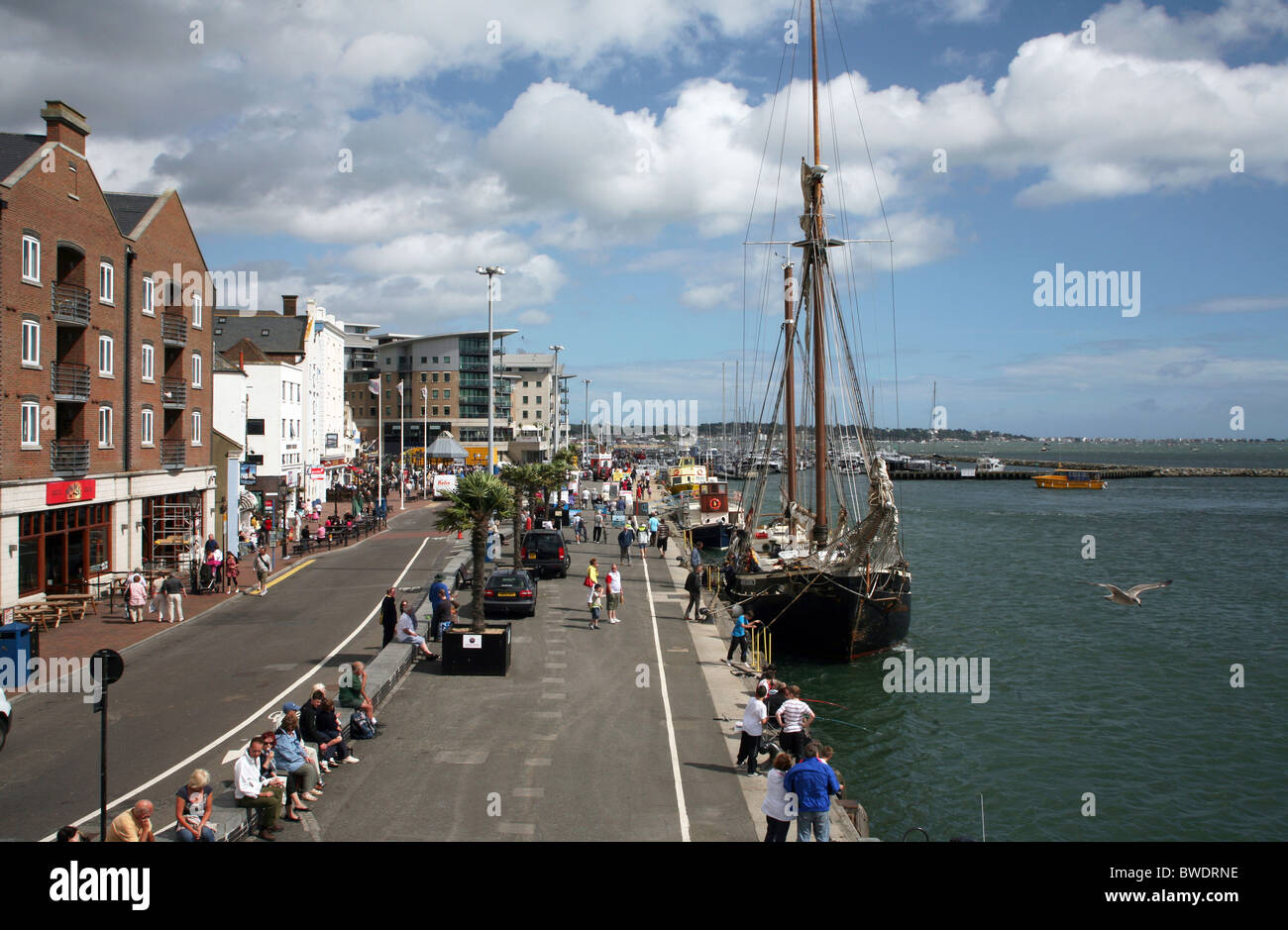 Poole Quay, a great place for a summer's afternoon stroll Stock Photo ...