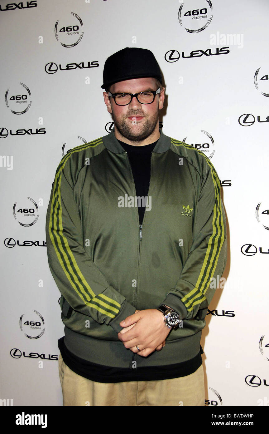 Lexus 460 Degrees Gallery Debut Stock Photo - Alamy