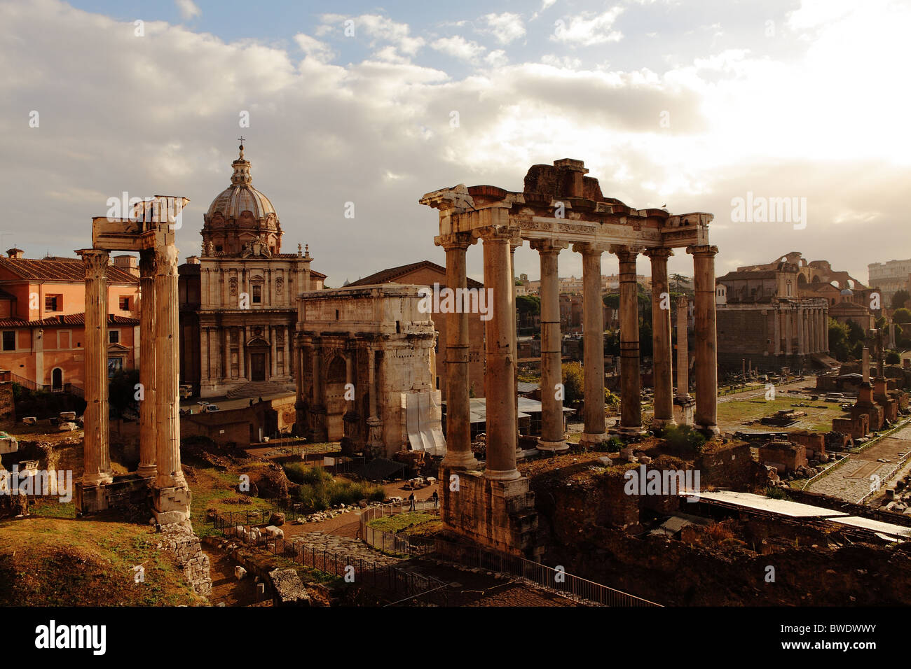 The roman forum rome hi-res stock photography and images - Alamy