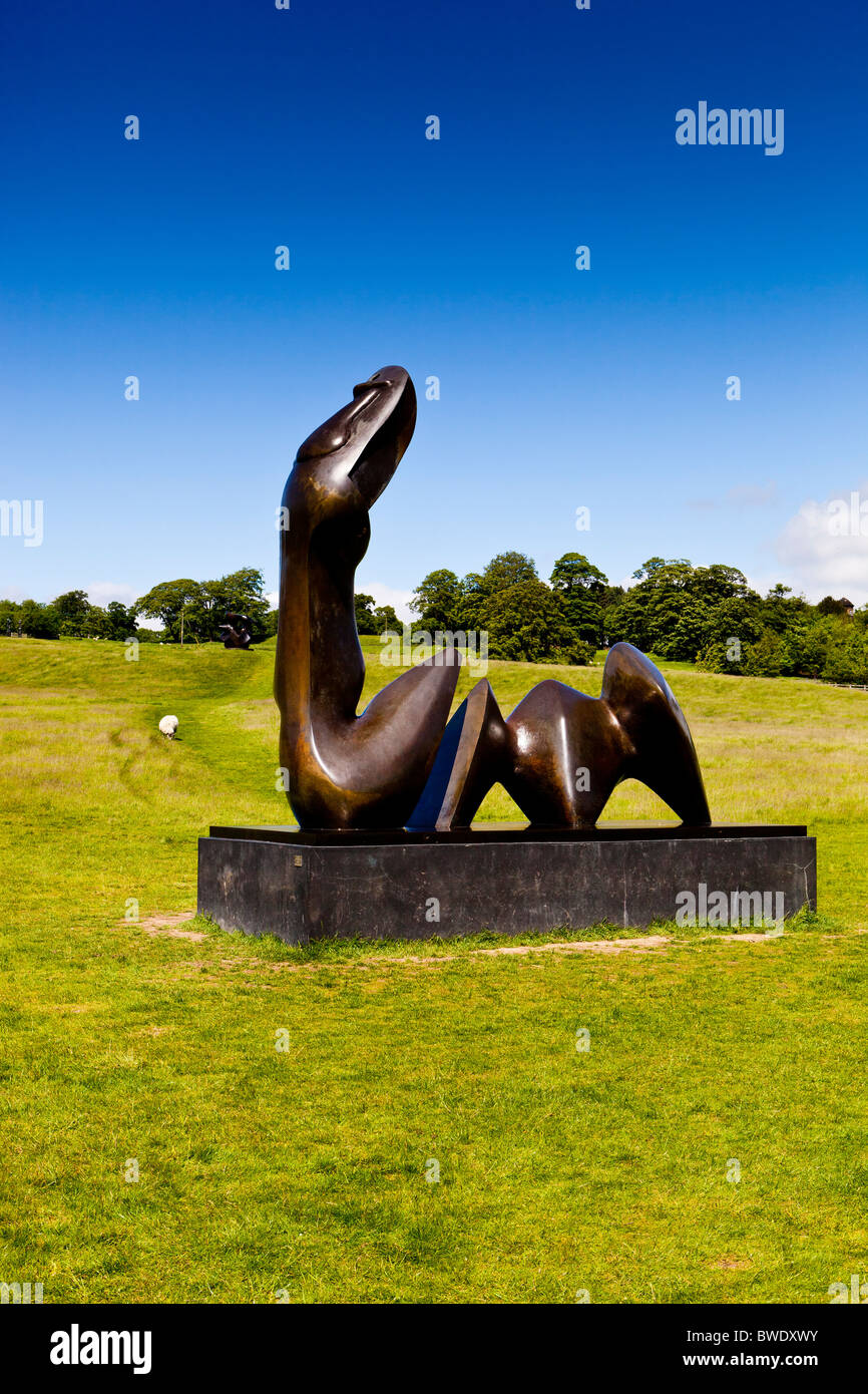 Two piece reclining figure hi-res stock photography and images - Alamy
