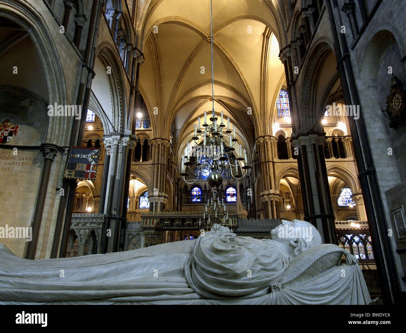Thomas becket tomb hi-res stock photography and images - Alamy