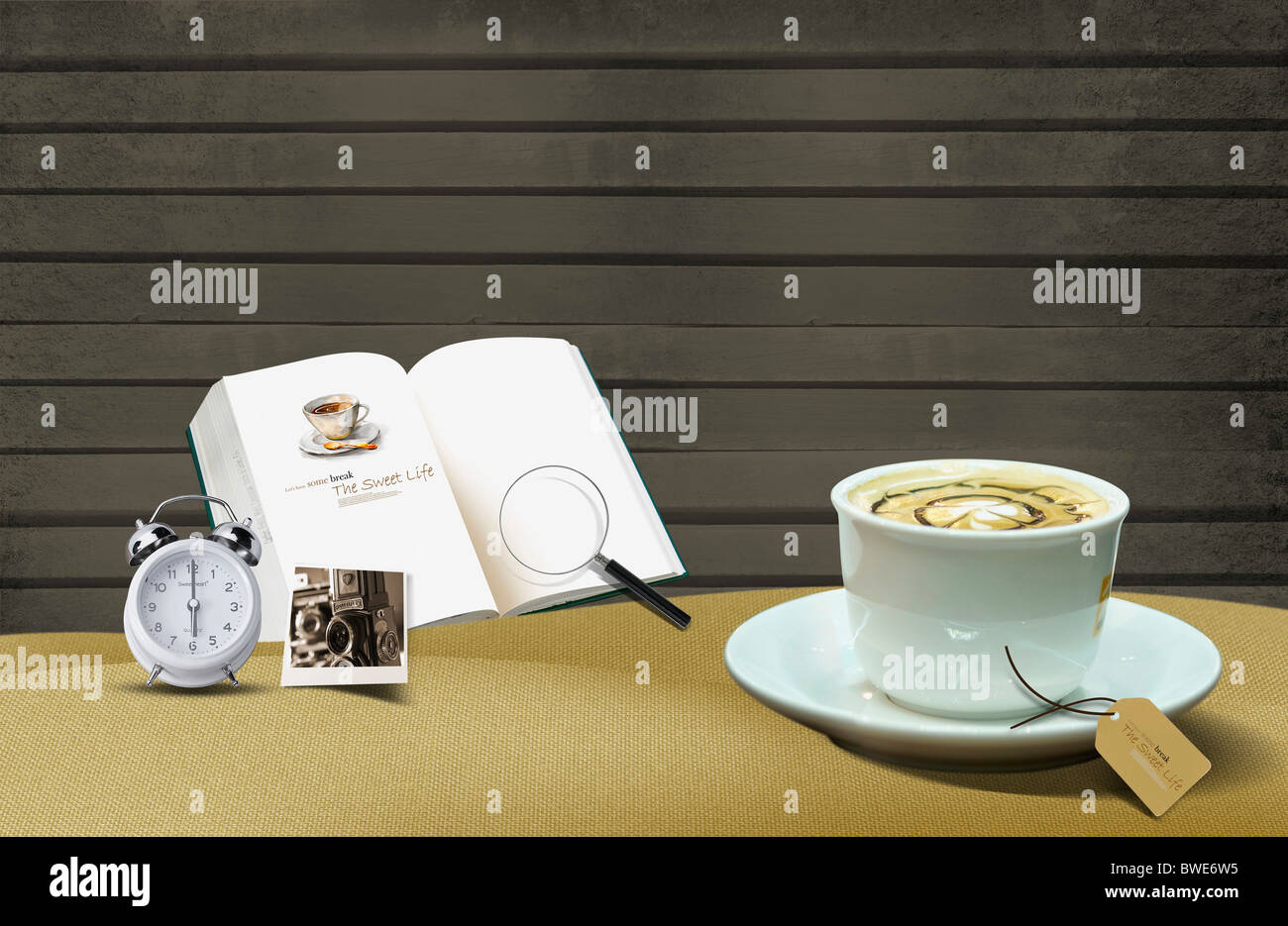 Clock magnifying glass hi-res stock photography and images - Alamy