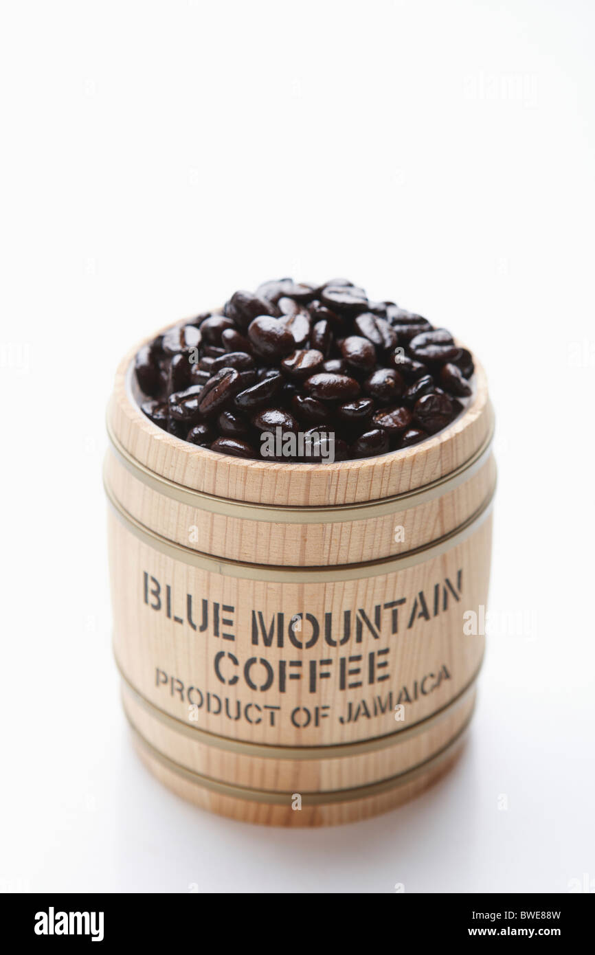 blue mountain roasted coffee beans Stock Photo - Alamy