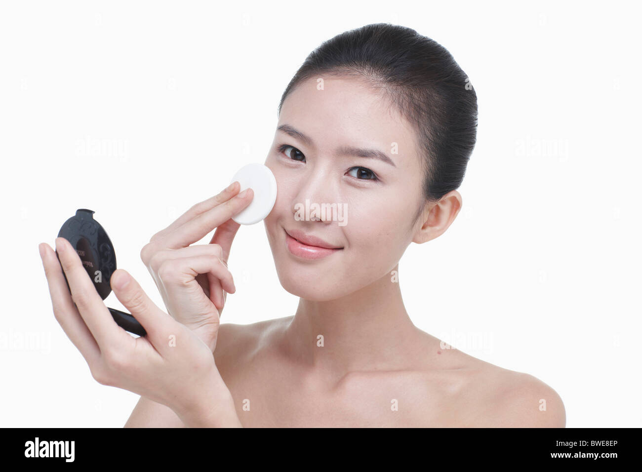 woman wearing makeup Stock Photo - Alamy