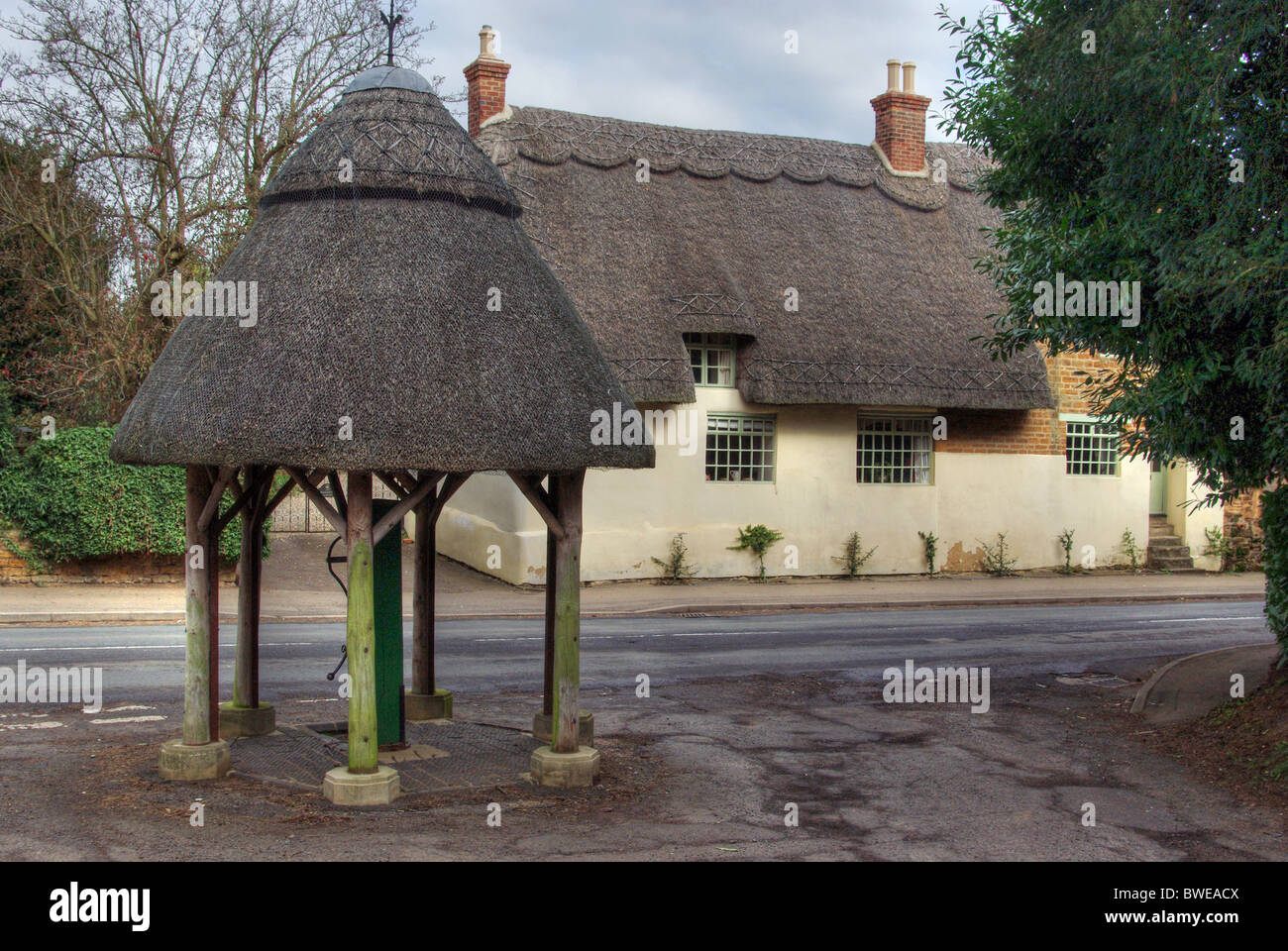 Village pump hi-res stock photography and images - Alamy