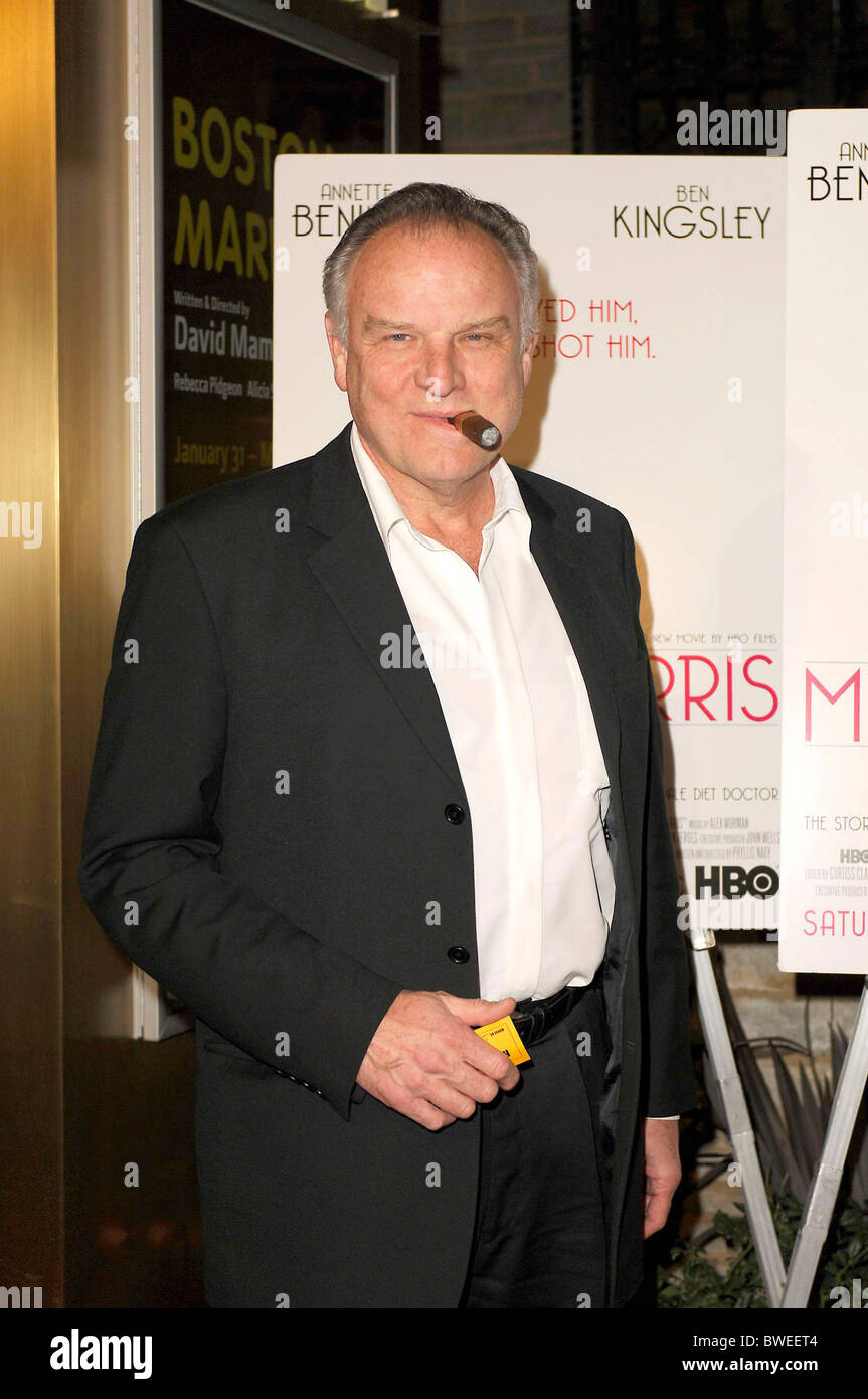 MRS. HARRIS Premiere Stock Photo - Alamy