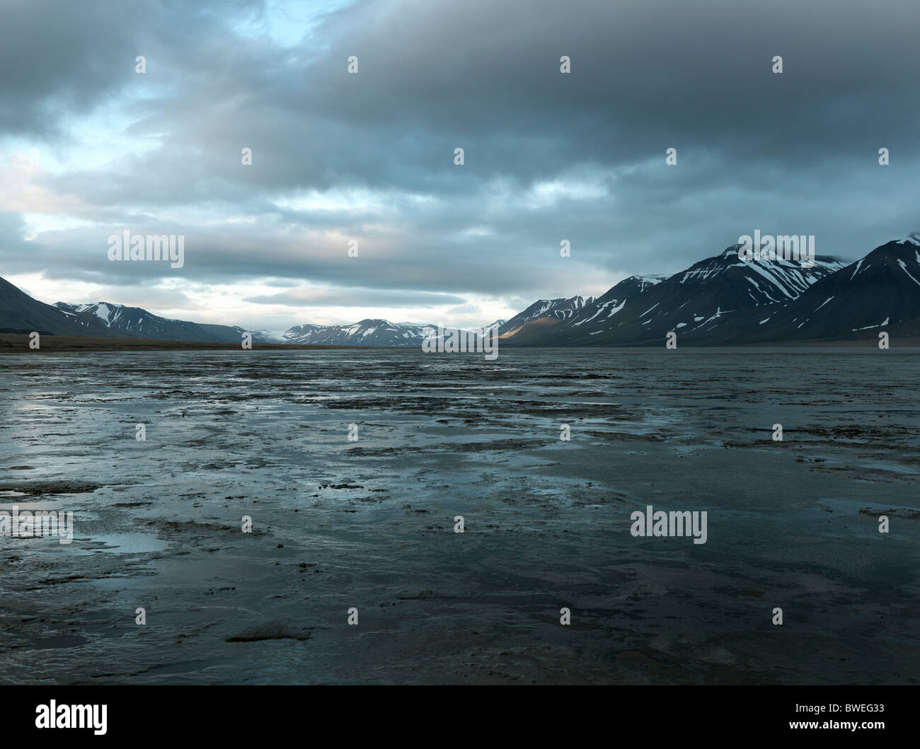 Svalbard landscape hi-res stock photography and images - Alamy
