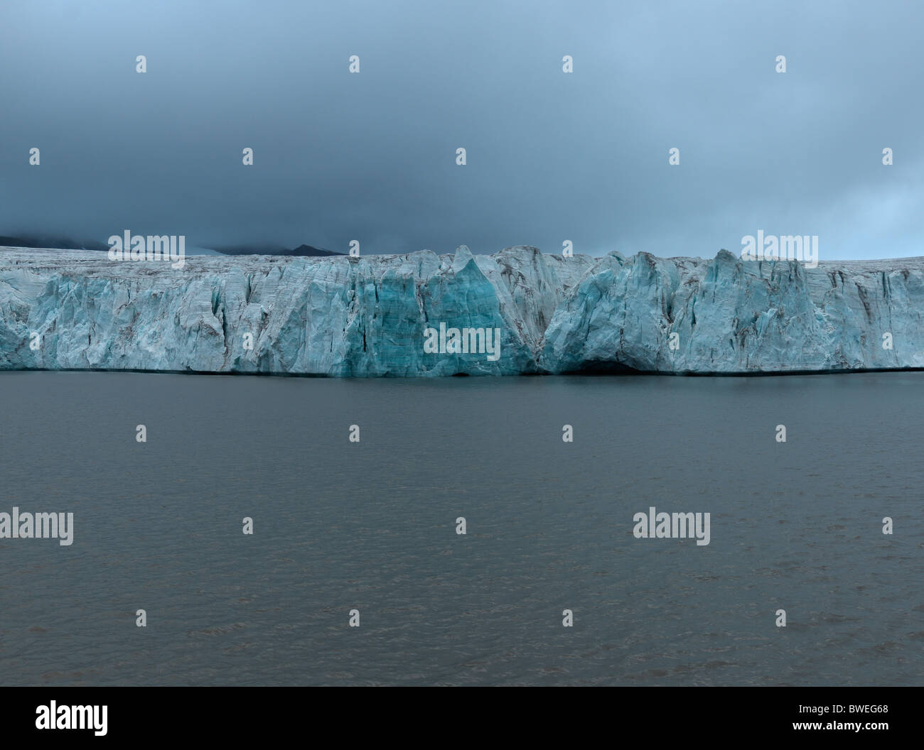 Svalbard landscape hi-res stock photography and images - Alamy