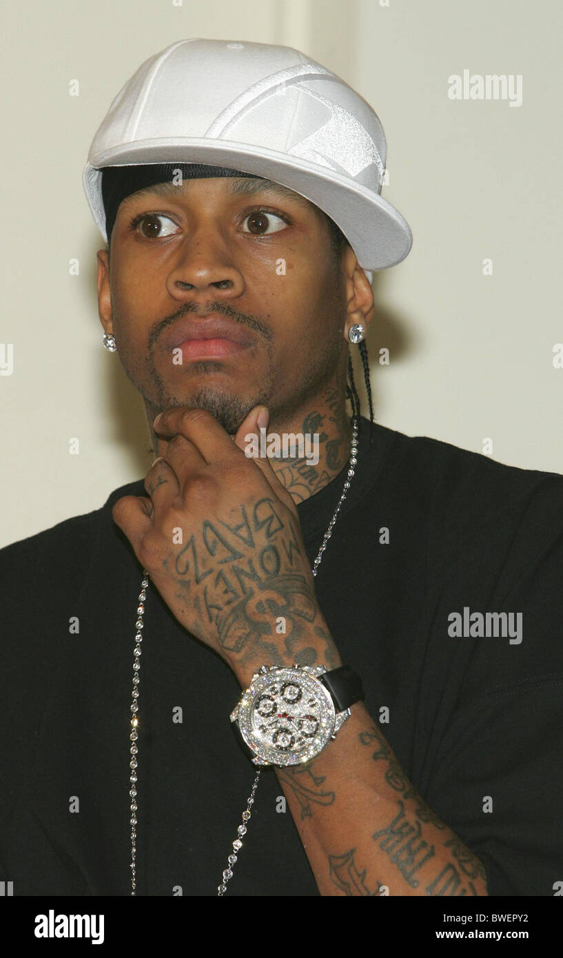 Rbk Allen Iverson Answer IX basketball shoe launch Stock Photo - Alamy