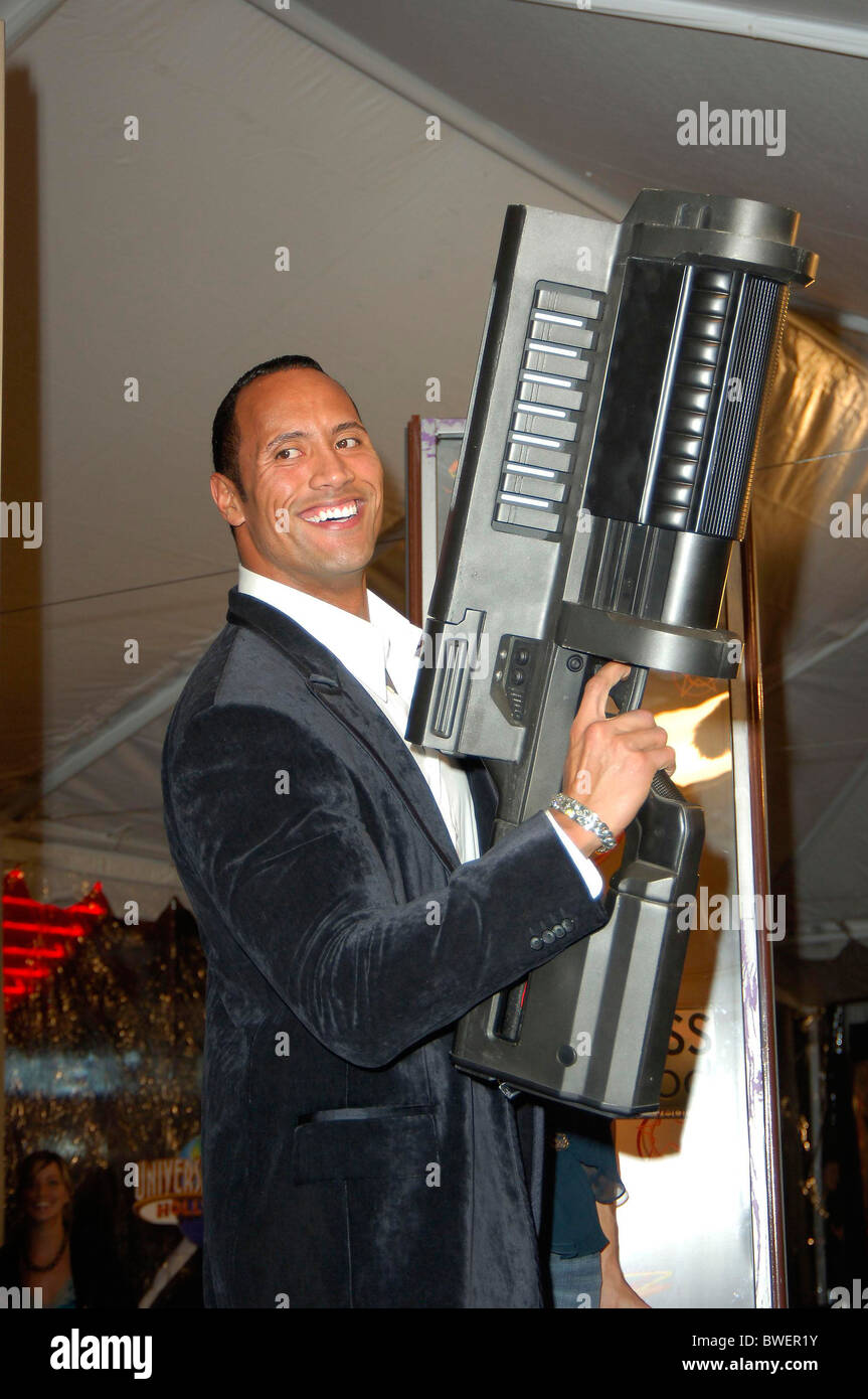 Doom 2005 dwayne johnson the rock hi-res stock photography and images ...
