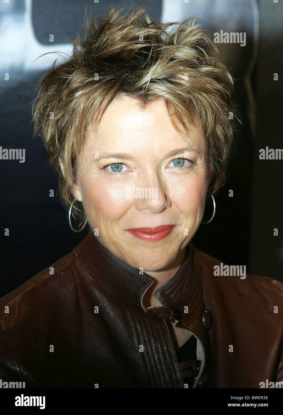 Annette bening mrs harris hi-res stock photography and images - Alamy