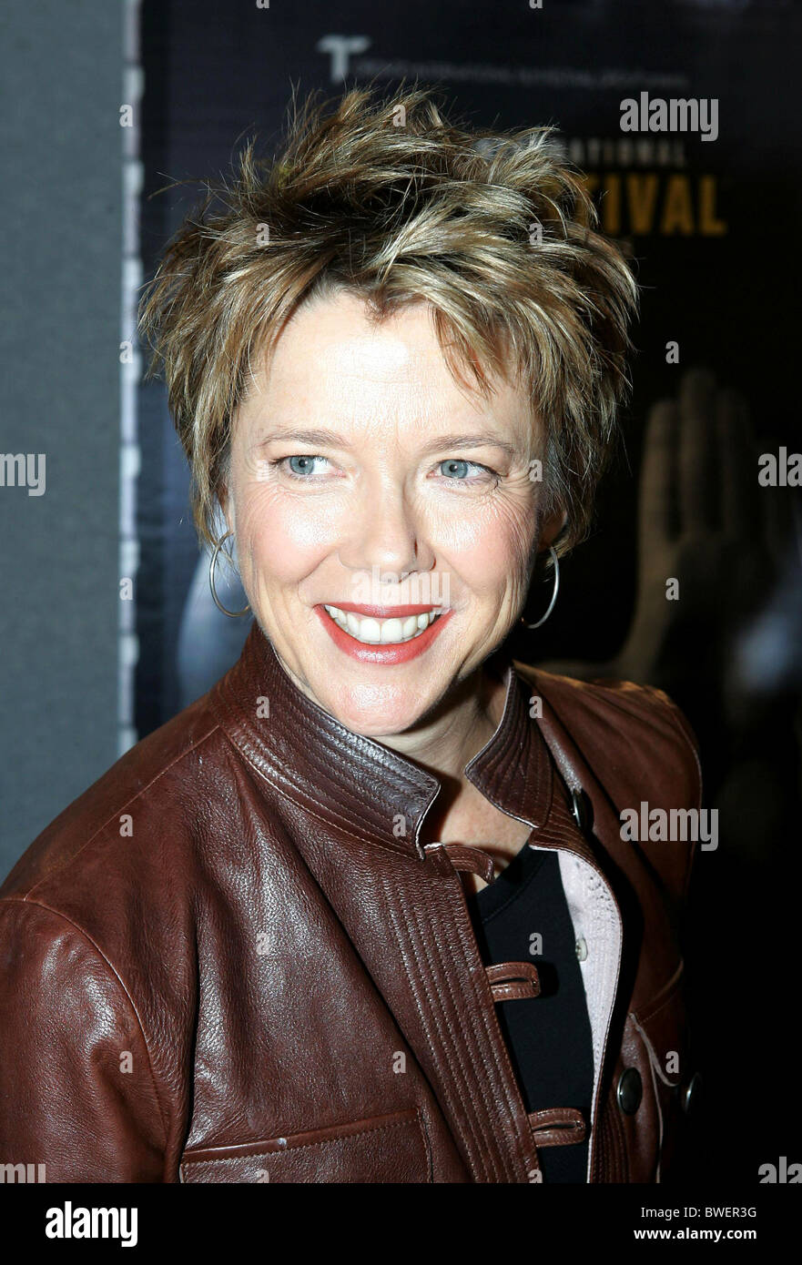 Annette bening mrs harris hi-res stock photography and images - Alamy