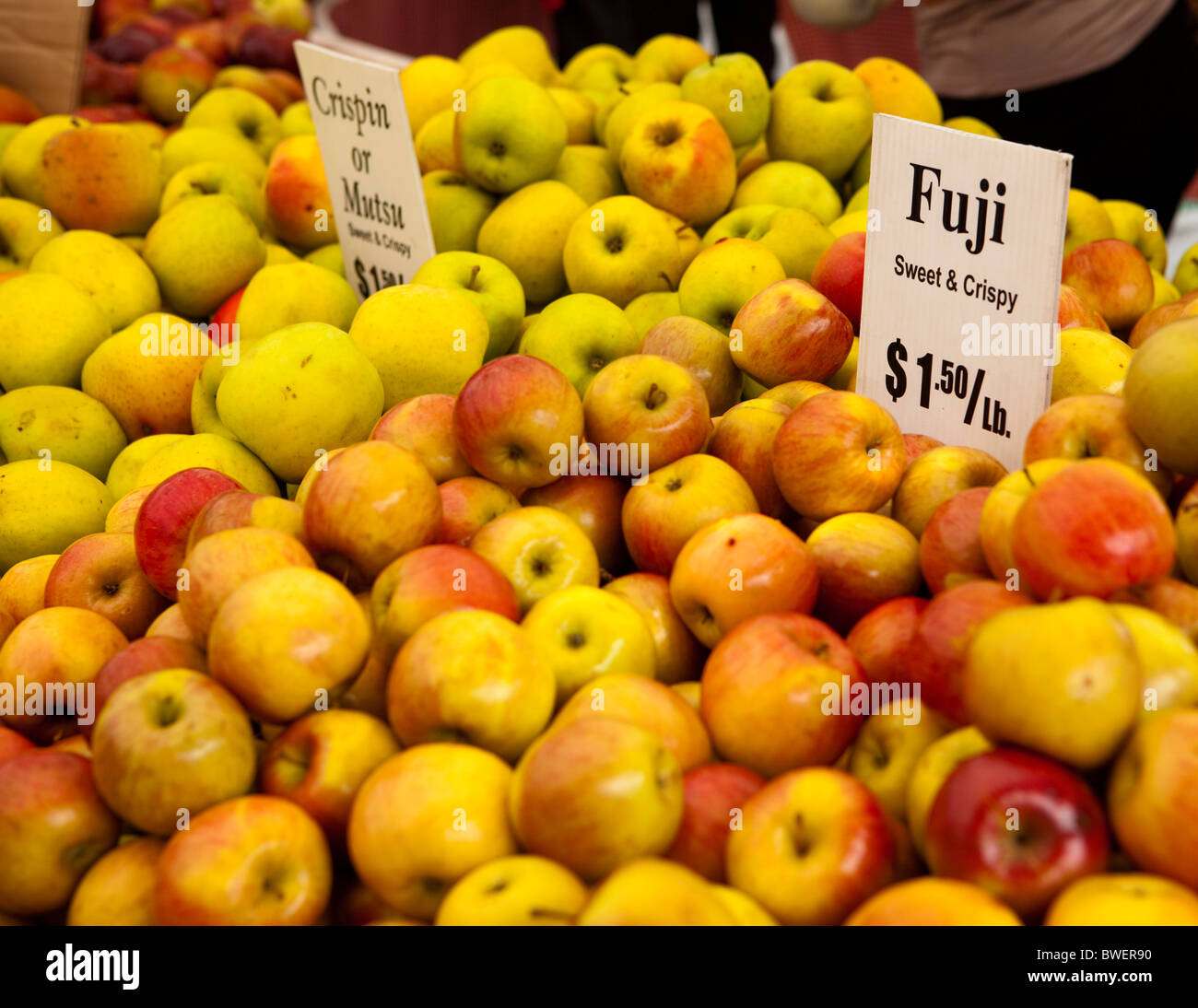 Farmers square hi-res stock photography and images - Alamy