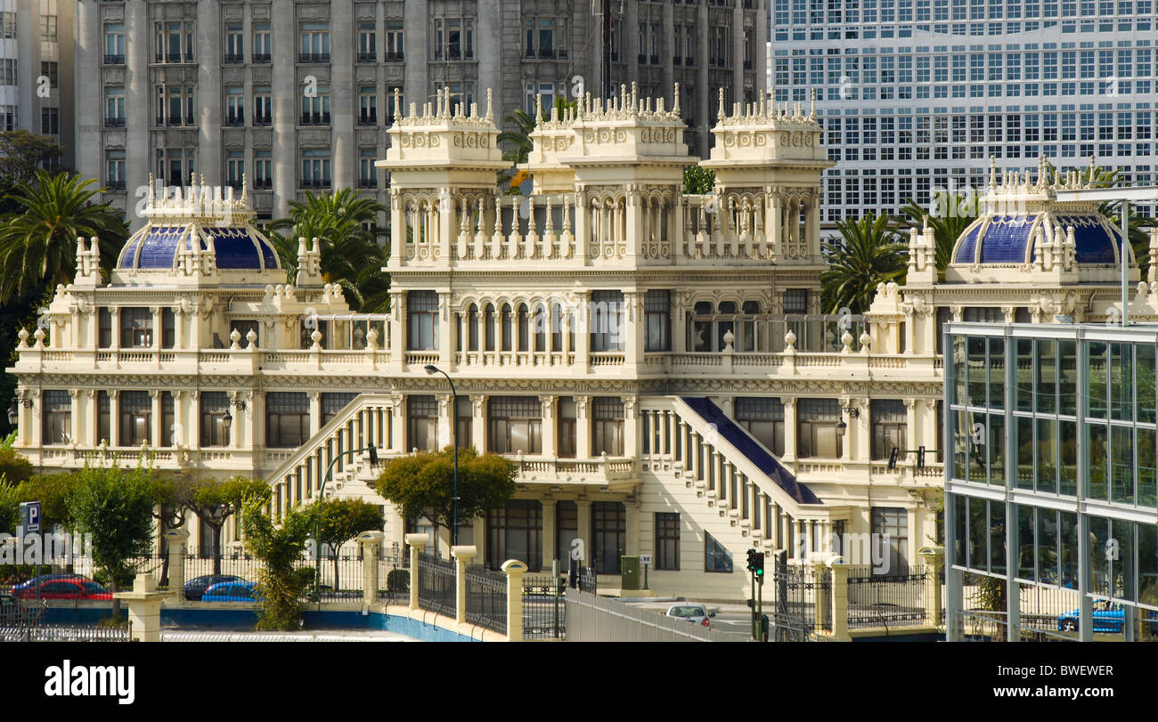 "La Terroza" building near marina - city is known as "Glass City ...