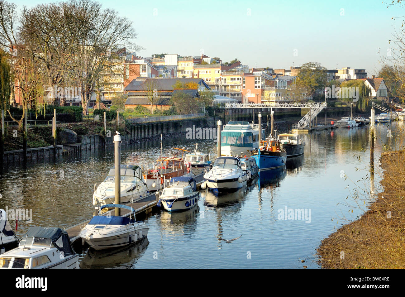Teddington lock hi-res stock photography and images - Alamy