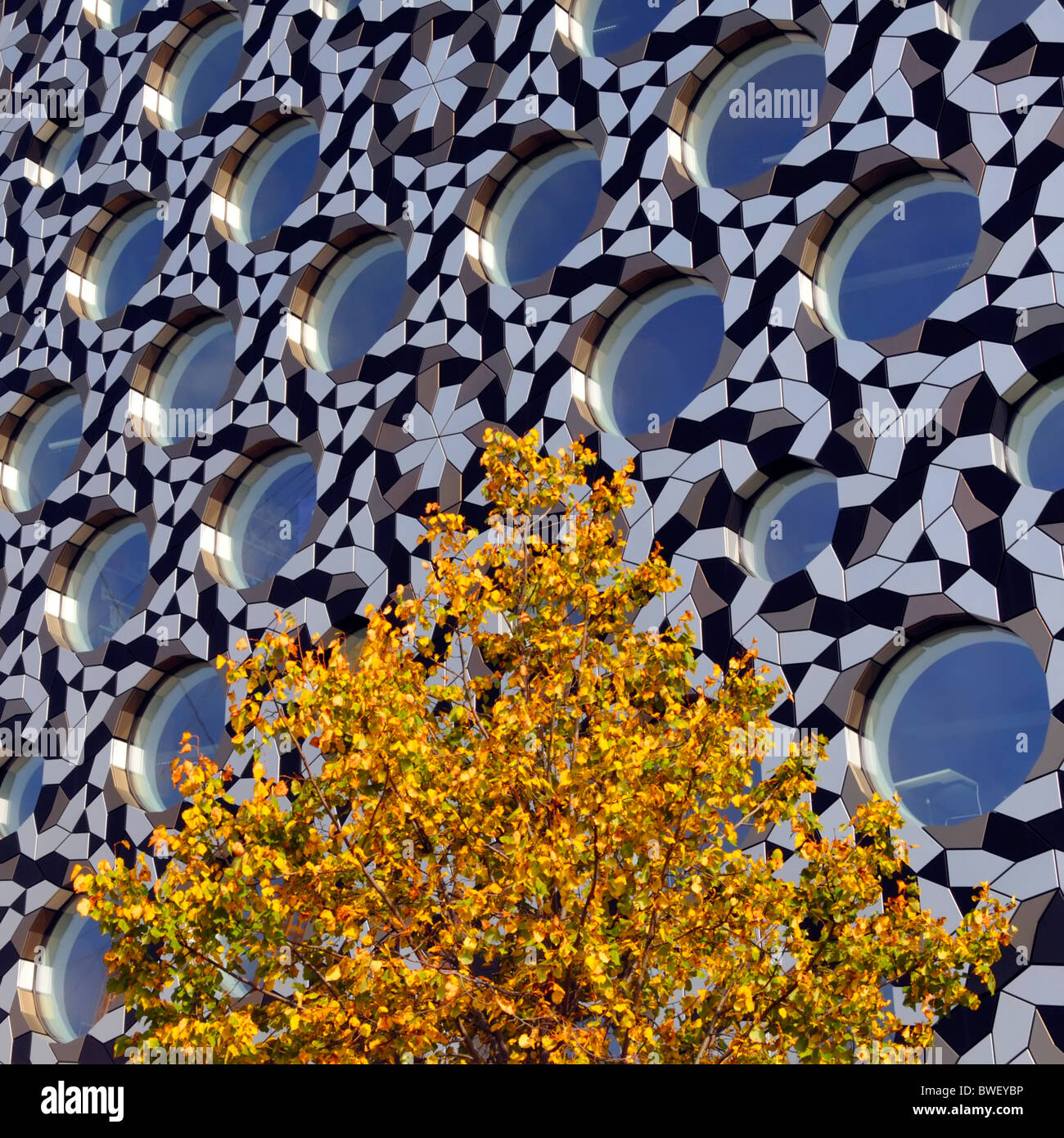Round windows hi-res stock photography and images - Alamy