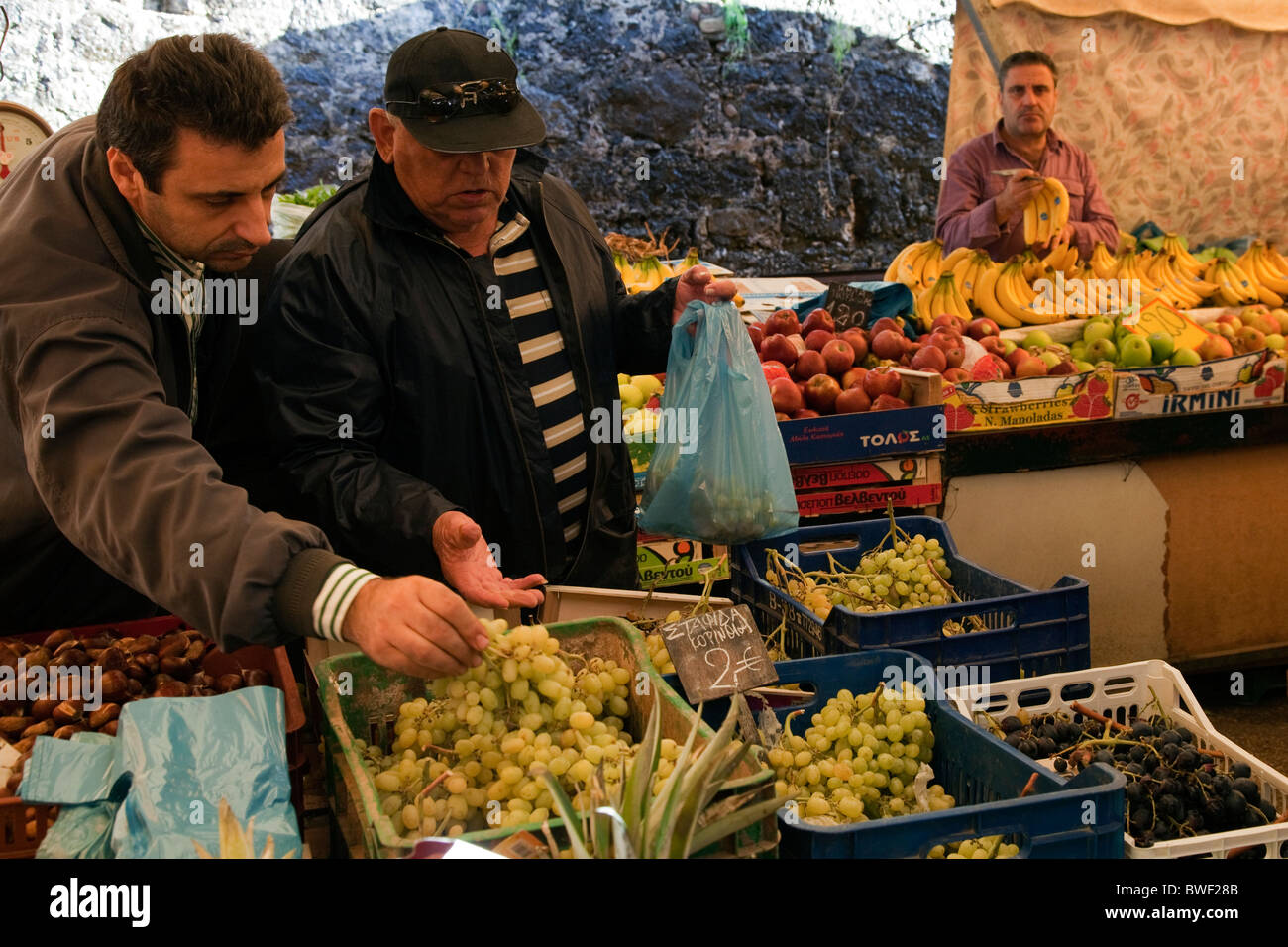 Bag of veg and fruit hi-res stock photography and images - Alamy
