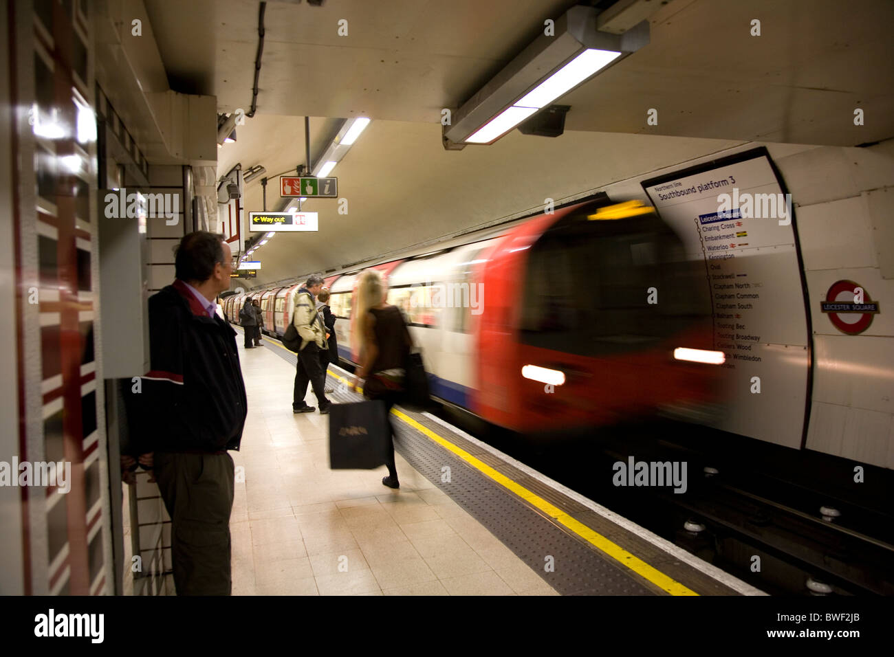 Northern line london commuters hi-res stock photography and images - Alamy