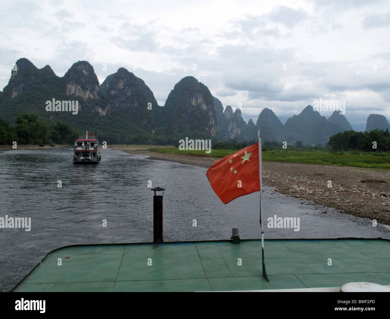 Li or Lijiang river near GUILIN, Guanxi Province, CHINA Stock Photo - Alamy