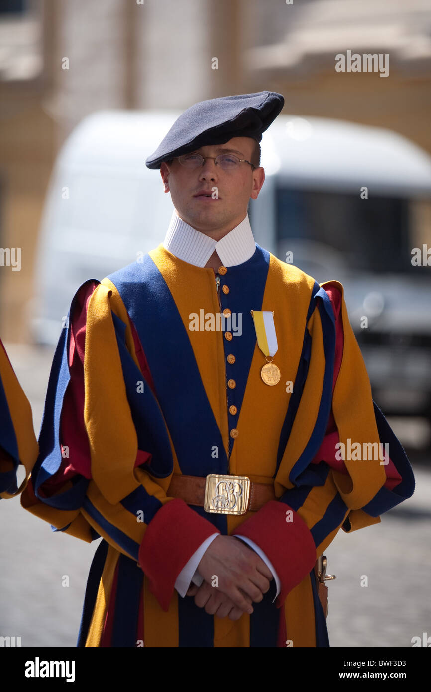 member of the Swiss Guard. Vatican Rome Stock Photo - Alamy