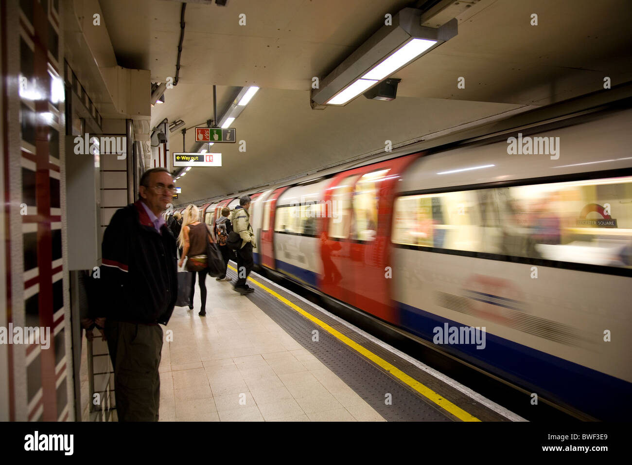 Leicester square station platform hi-res stock photography and images ...