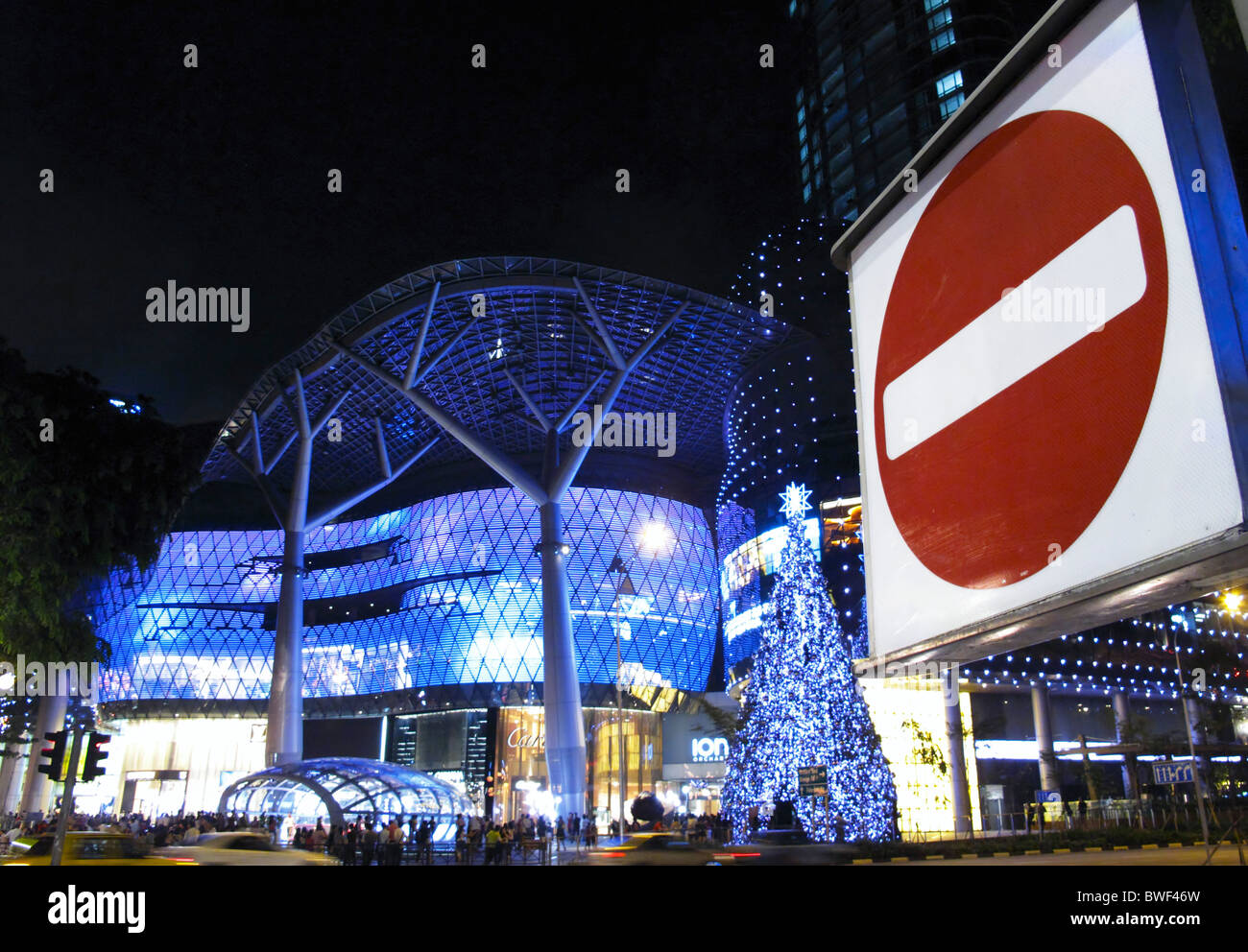 Mrt singapore sign hi-res stock photography and images - Alamy