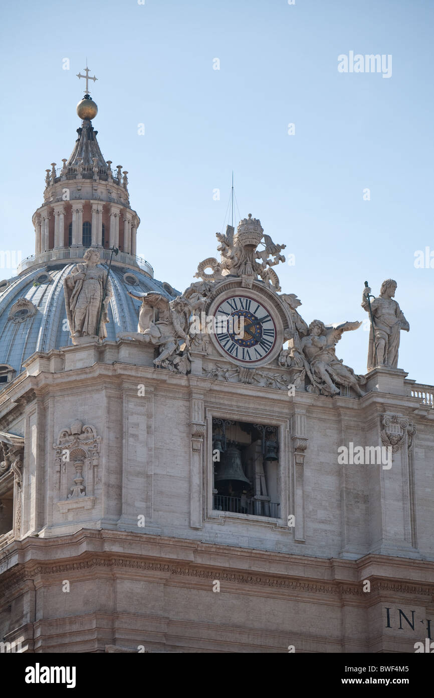 St basilica clock bell vatican hi-res stock photography and images - Alamy