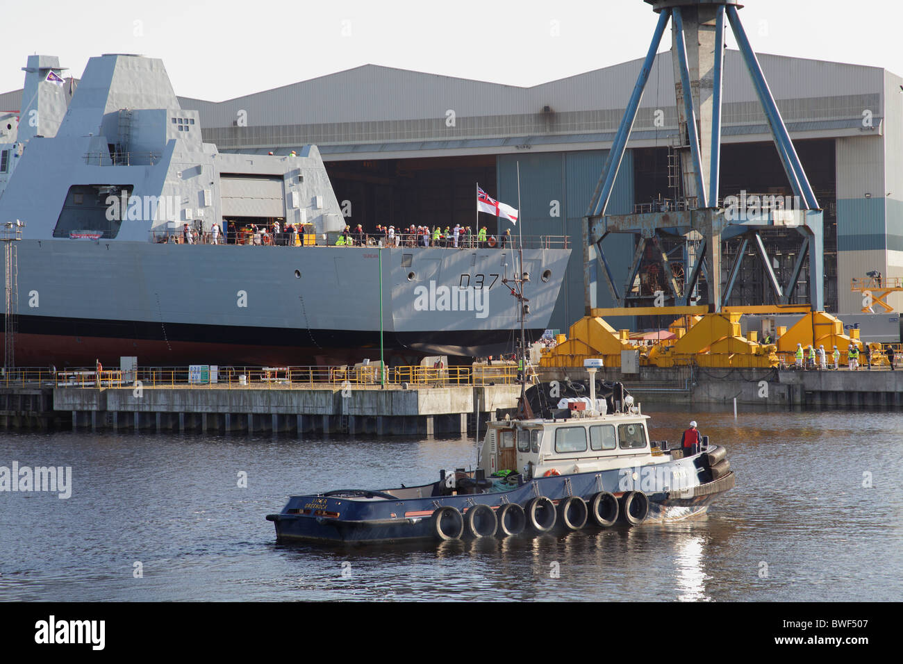 British royal navy ship duncan hi-res stock photography and images - Alamy