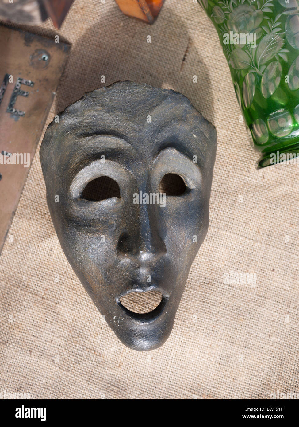 Sad mask icon tragedy theater hi-res stock photography and images - Alamy