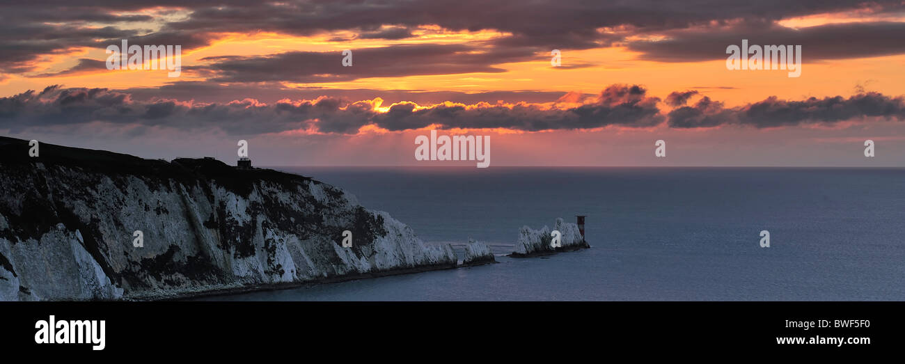 The needles isle of wight sunset hi-res stock photography and images ...