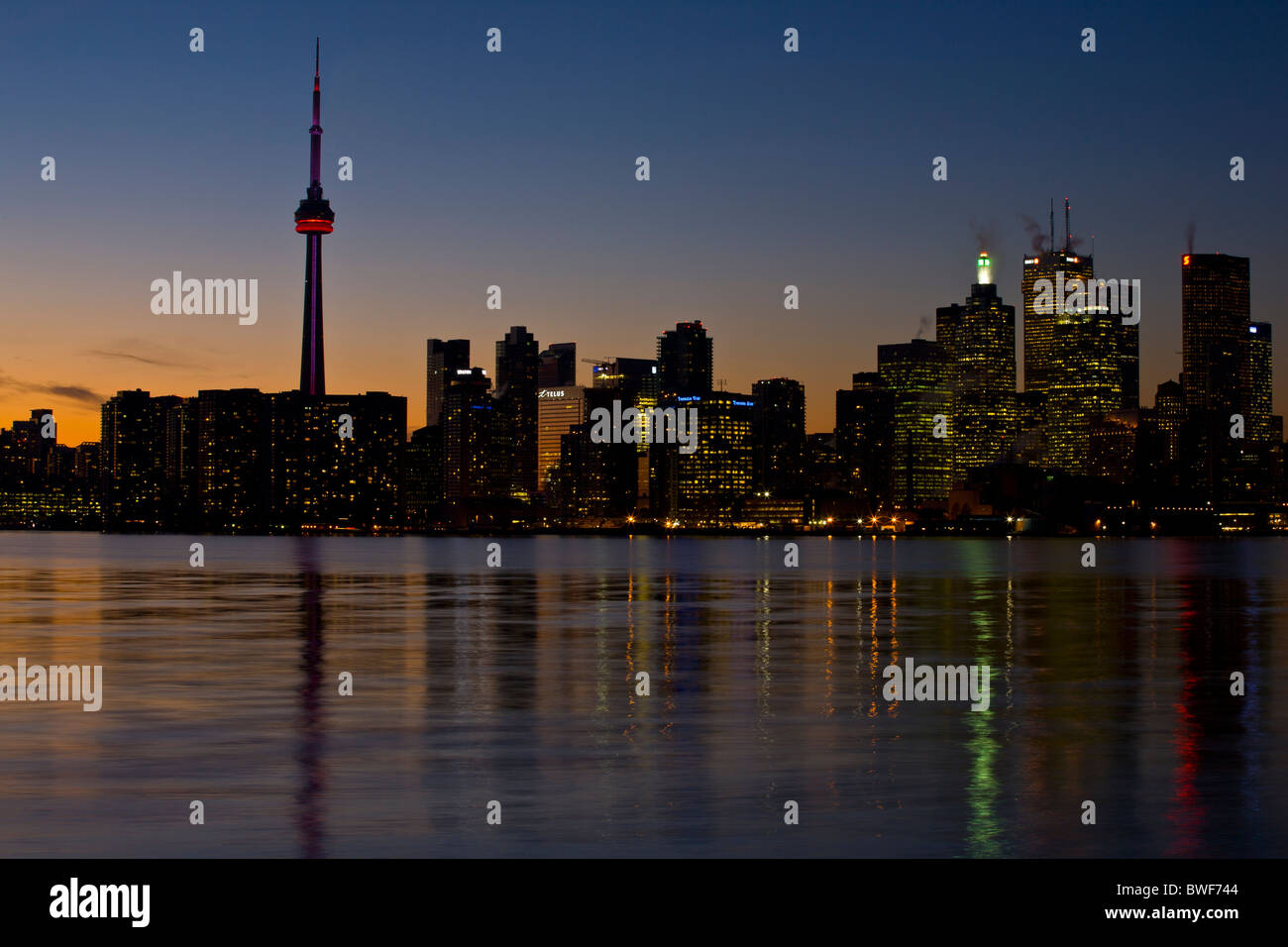 Toronto sunset skyline hi-res stock photography and images - Alamy